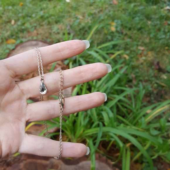 Yves Rocher | Jewelry | Yves Rocher Crystal Droplet Pendant Necklace ...